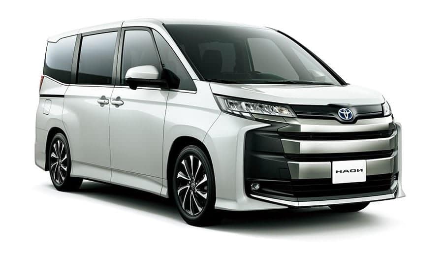 Noah/Voxy | Mini Bus Transport Services | Airport & Group Transfers